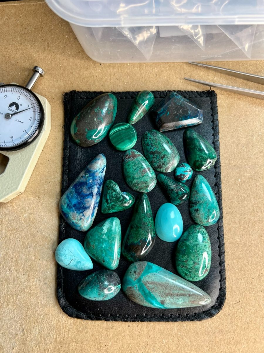 אבן אילת לשיבוץ | Eilat stone | קריסטלים ואבני חן הישר מיבואן
